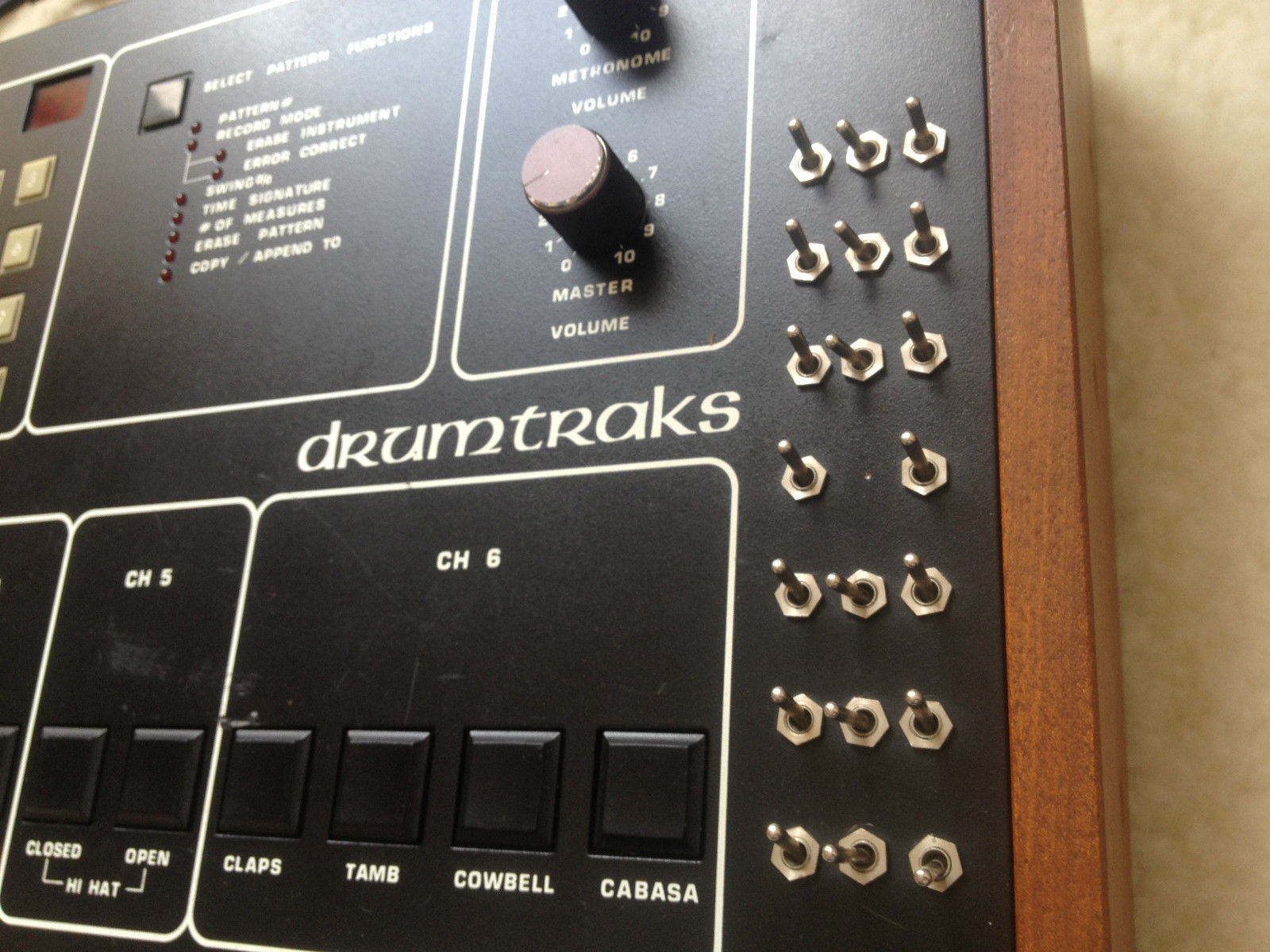 MATRIXSYNTH: Modded SEQUENTIAL CIRCUITS DRUMTRAKS with 21 Extra Eproms