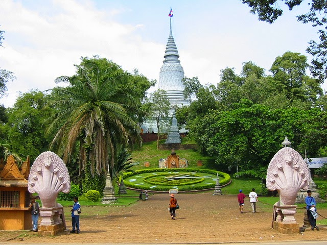 Khmer Tour for U: WAT PHNOM