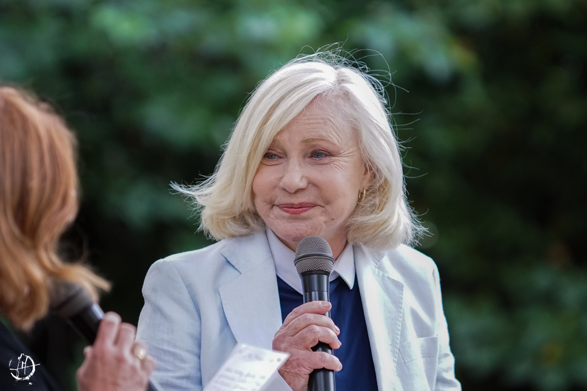 Artistique et solidaire: ON L'APPELLE MICHÈLE