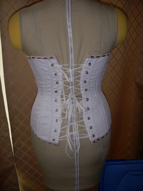 sewing to distraction: Laughing Moon Silverado Corset #7