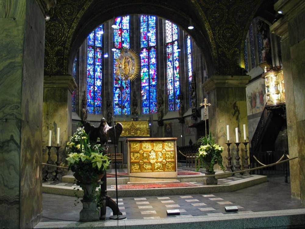Aachen Cathedral: Great cathedral with historical, architectural and ...