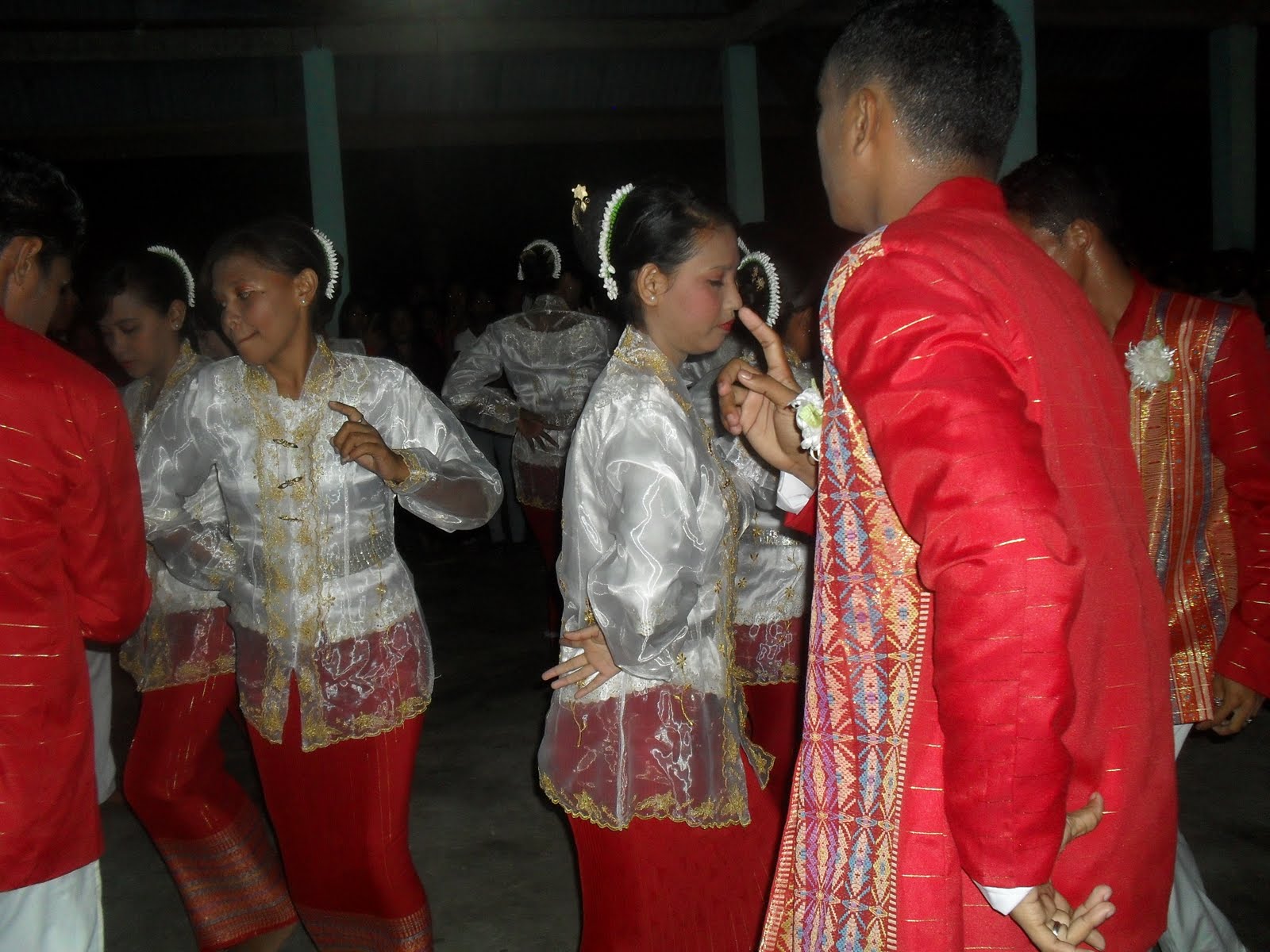 Raiza Lekahena: TARIAN KATREJI