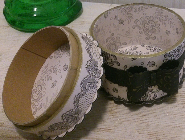 Doda's Creative Wanderings: A recycled gift box