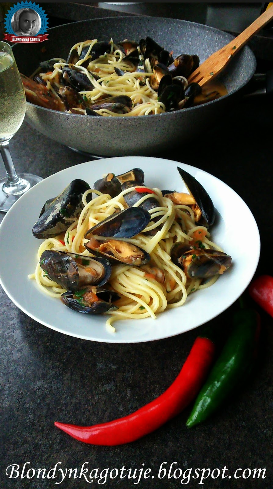 Spaghetti z Mulami z Chili, Czosnkiem i Pietruszką | Blondynka Gotuje