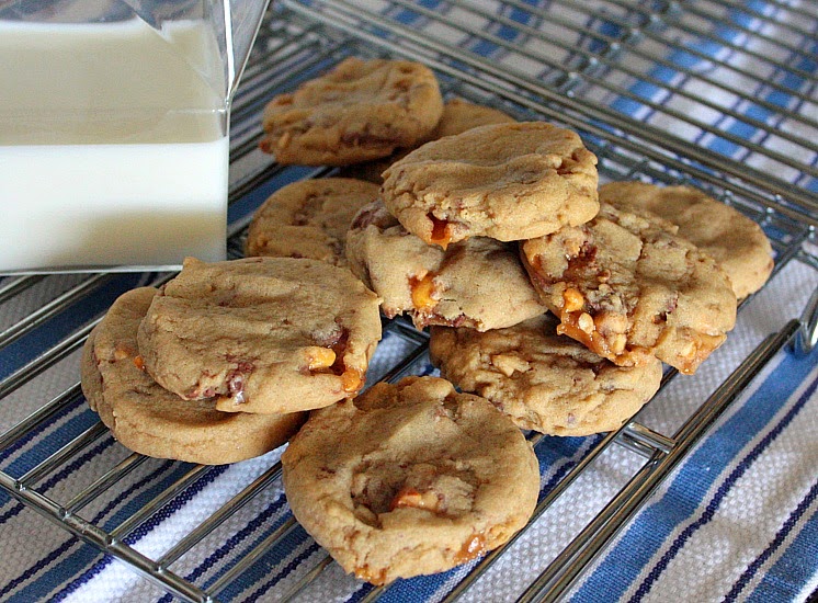 Soft and Chewy Snickers Cookies - Apple A Day