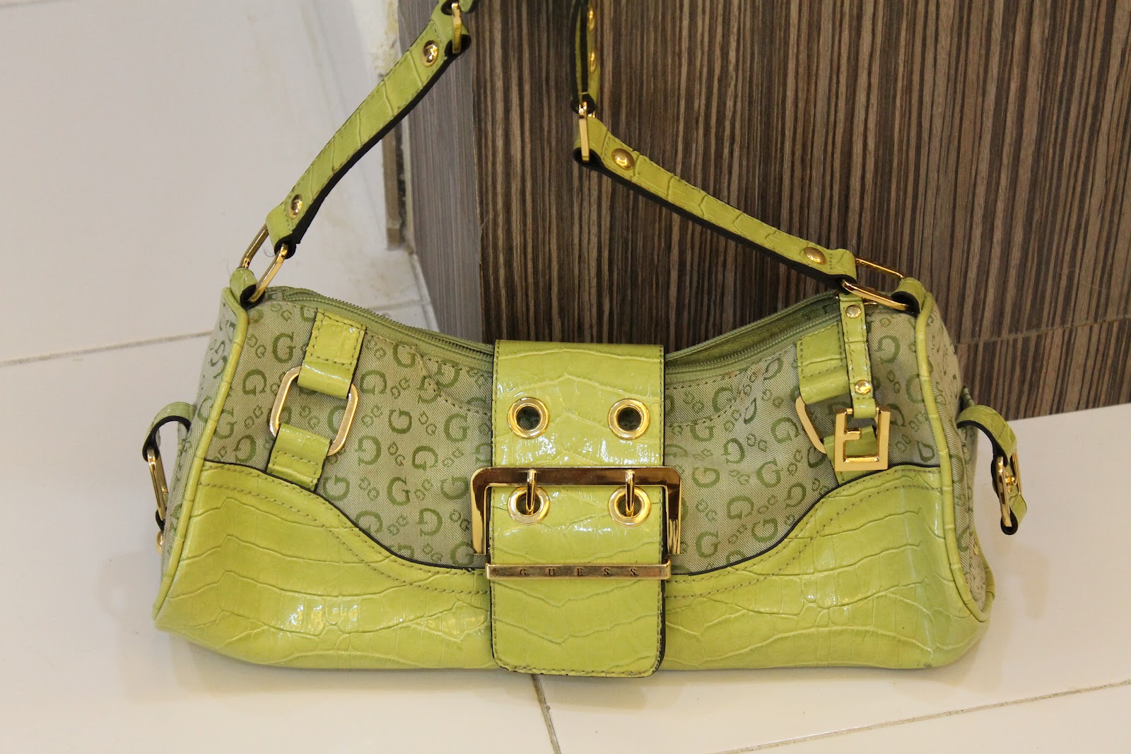 Pre-Loved Authentic Handbags: Pre-Loved GUESS HANDBAGS
