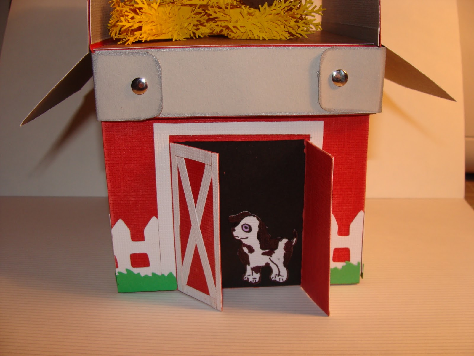 Eastunders Creations: Barn Exploding Box and Tutorial!