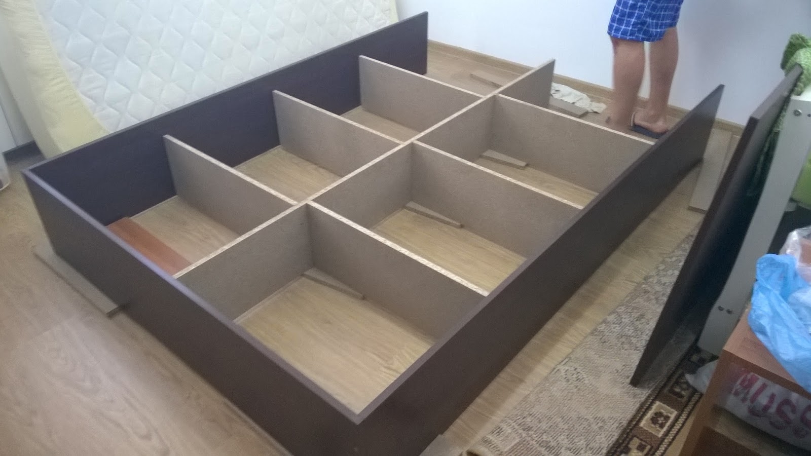 efanutz: Cum sa faci un pat din pal simplu si rezistent