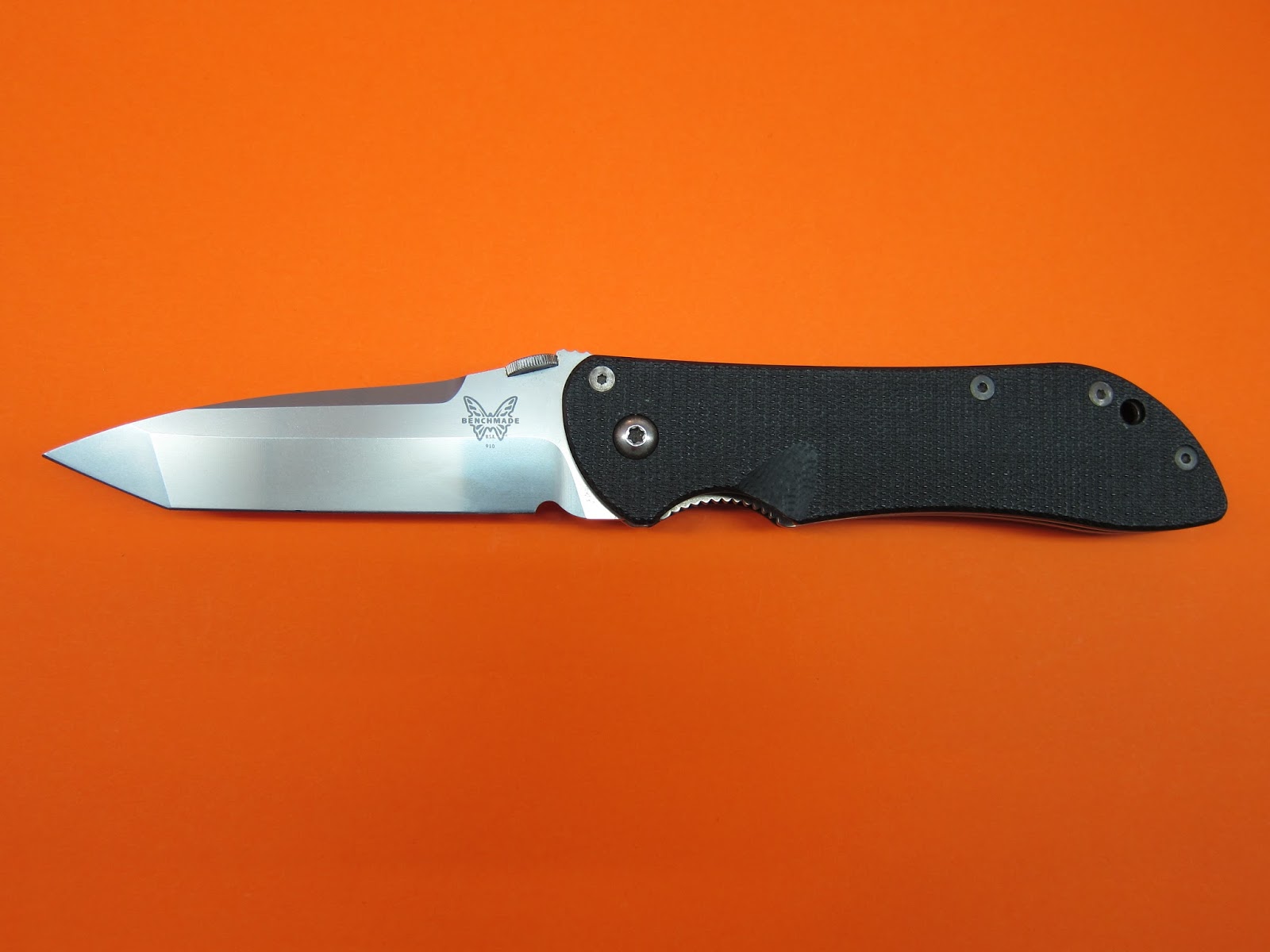 ARMAS BLANCAS 66: - BENCHMADE STRIKER 910D2
