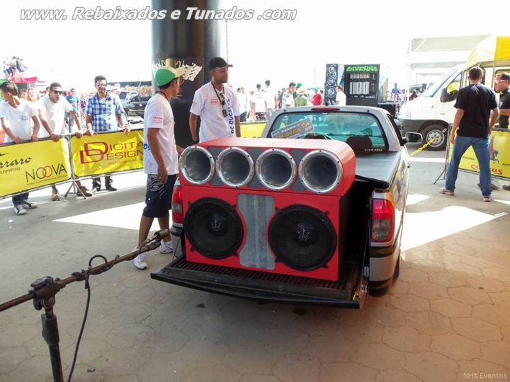 Saveiro G2 com ótimo som automotivo - Rebaixados e Tunados