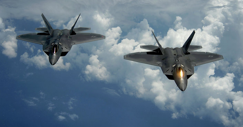 desarrollo defensa y tecnologia belica: Nuevos cazas de EEUU aterrizan por primera vez en Lituania