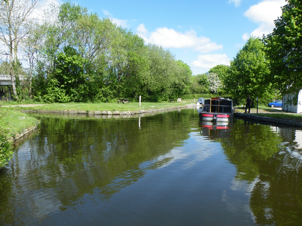 Travelling the Canals of England: Right to the very End of the ...