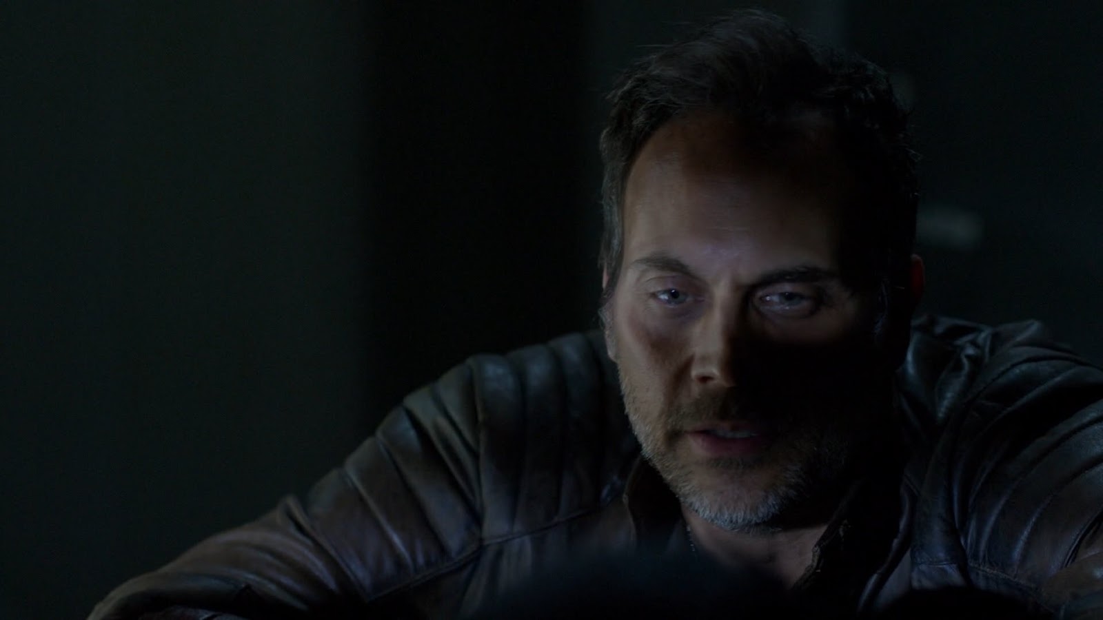 12 Monkeys - Primary - Review