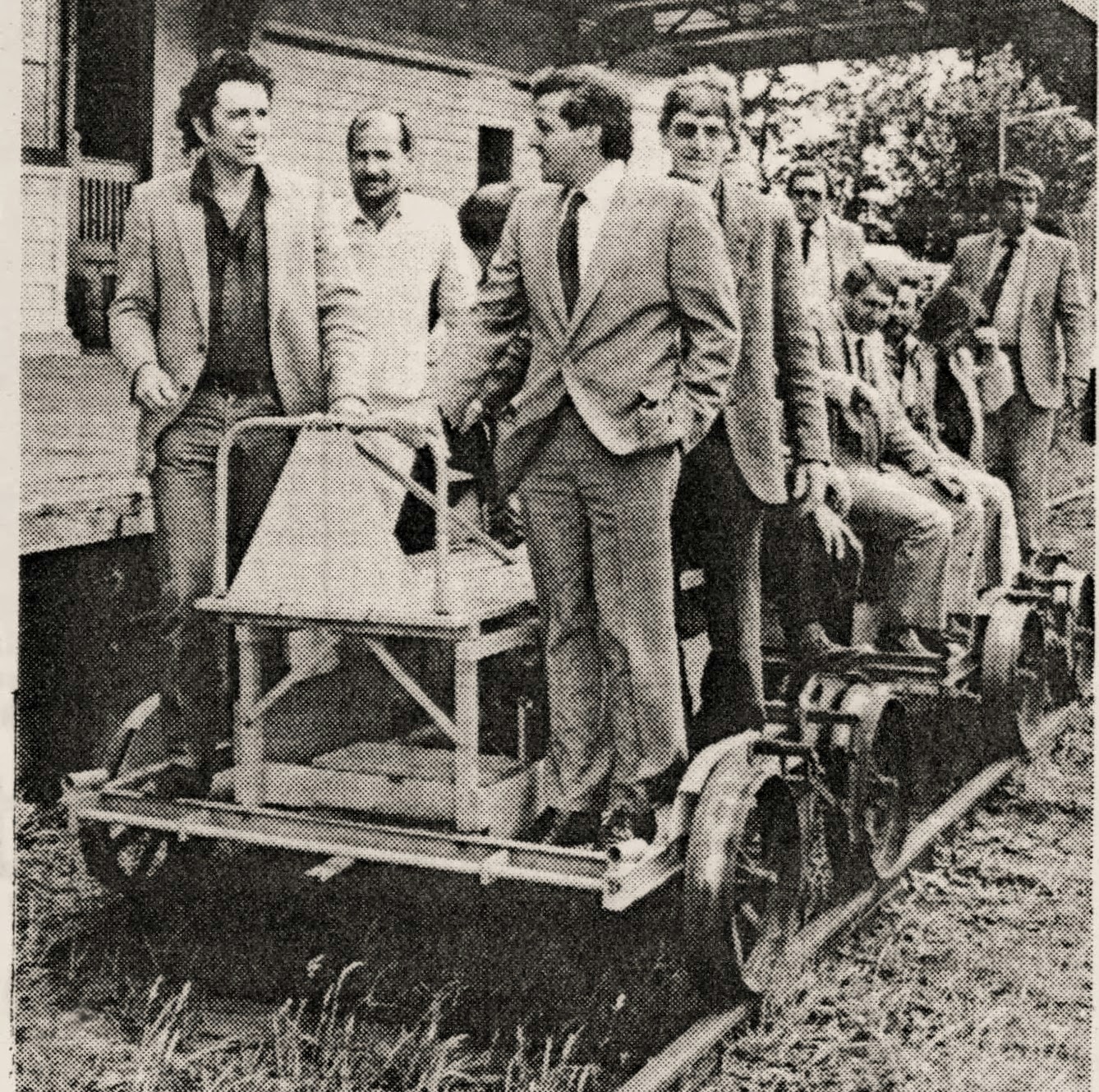 Little Darwin: BIG PICTURE VIEWS OF SOCIALIST LEFT WARRIOR- The Pete ...