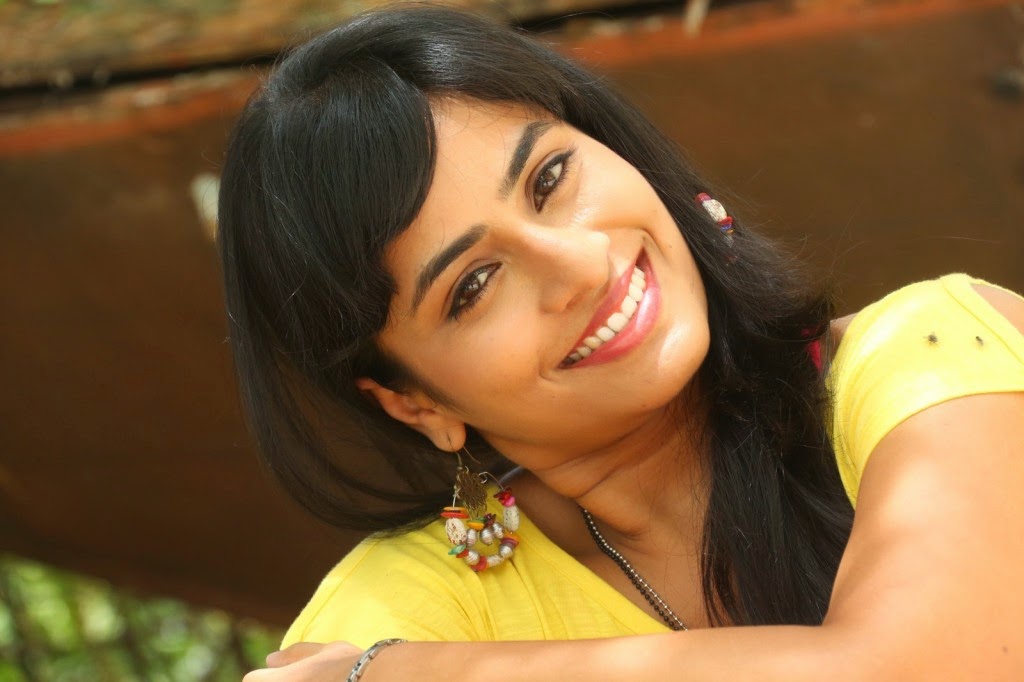 Aparna latest Stills | Tollywood Idle