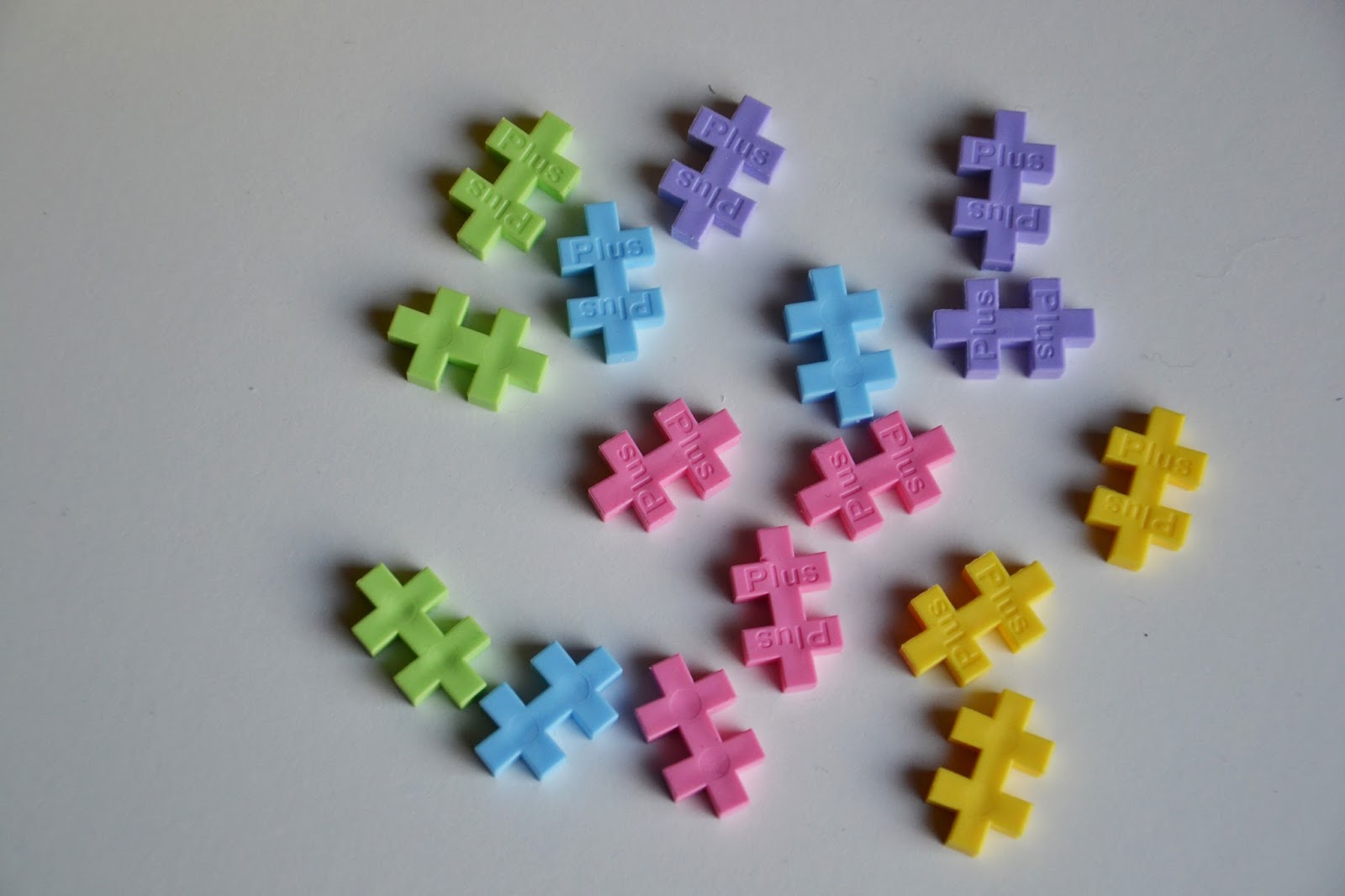 Kotiäidin elämää: Plus plus puuhaa