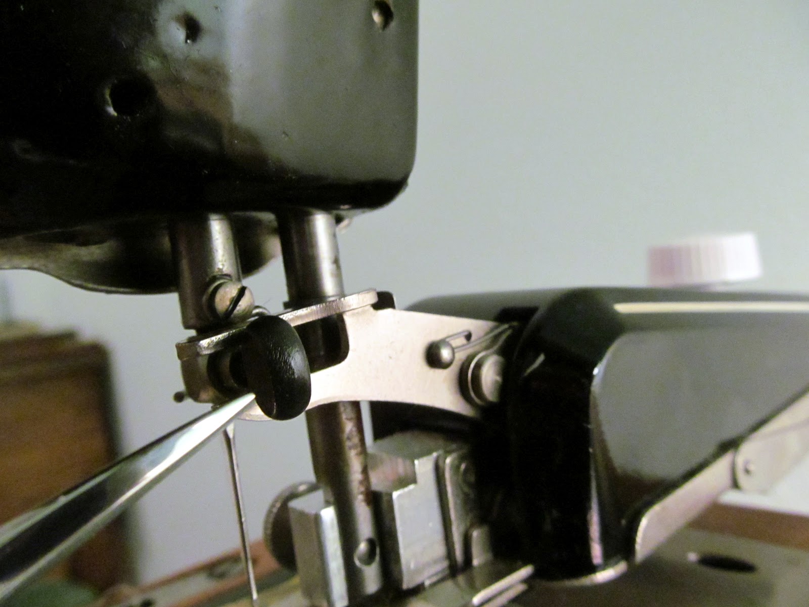 Trampled by Geese: Singer 128 - How to use the vintage buttonholer (it ...