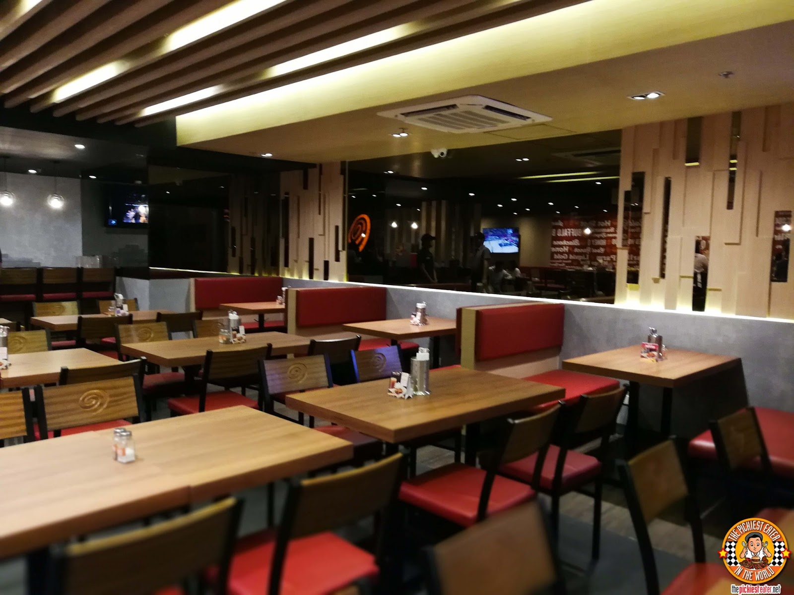 THE PICKIEST EATER IN THE WORLD: RIDING INTO THE WINGZONE, SM MEGAMALL ...