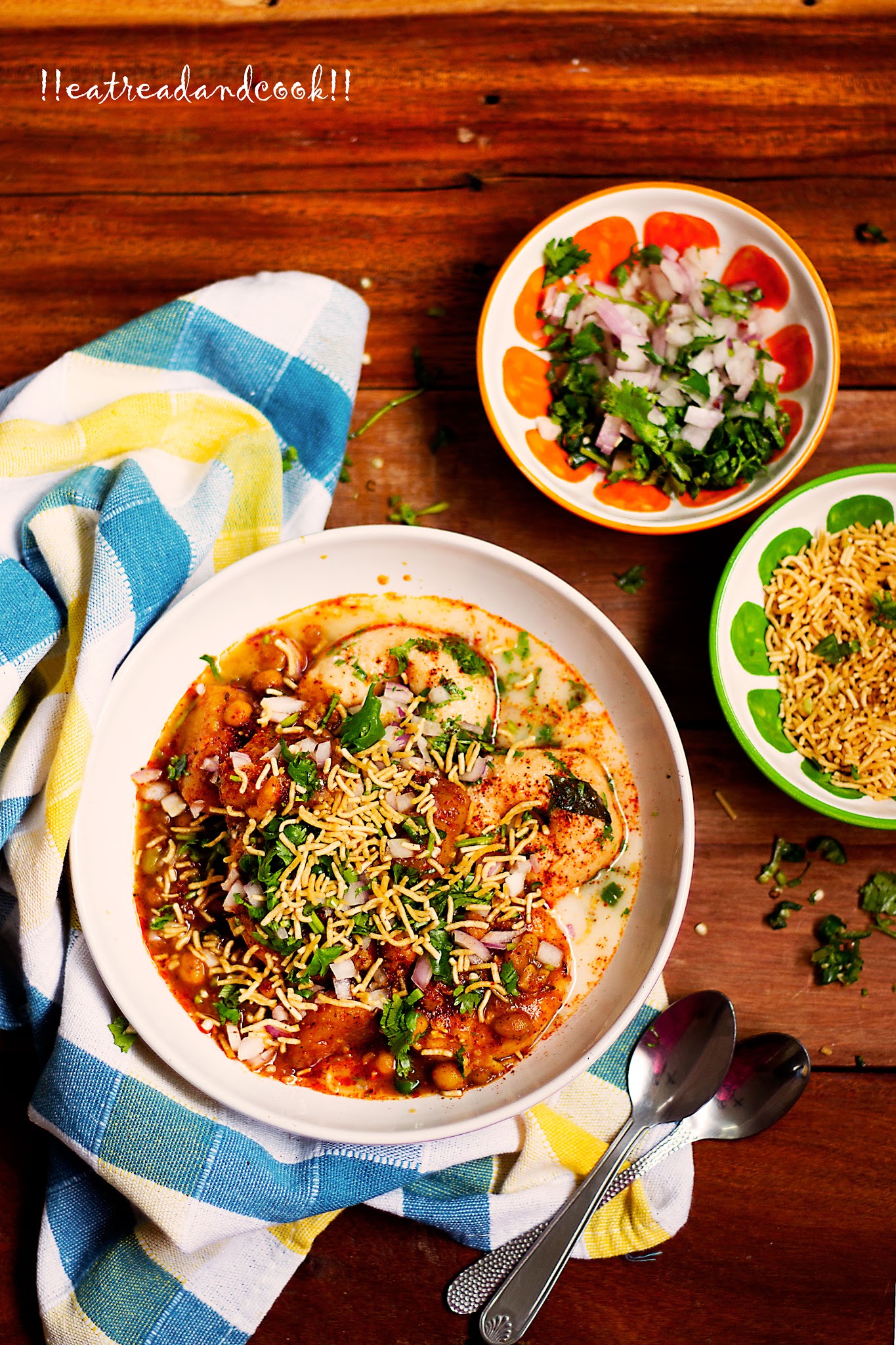 Odisha Style Aloor Dom Doi Bora / Dahi Vada with Dum Aloo