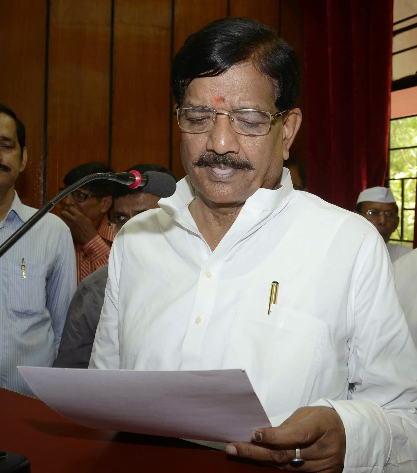 View Patna: Newly elected MLC Dr Madan Mohan Jha takes oath