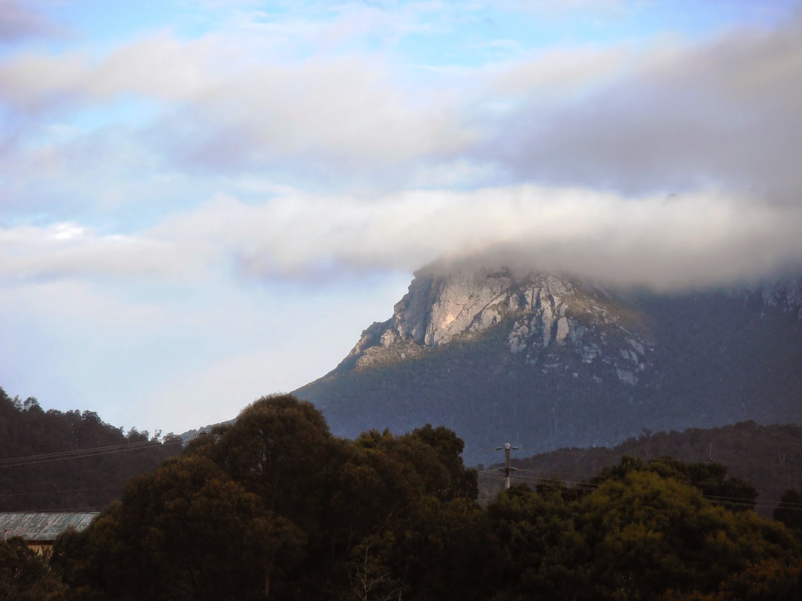 The Clarke's Aussie Adventure: 2 November 2013 - Rosebery Cabin ...