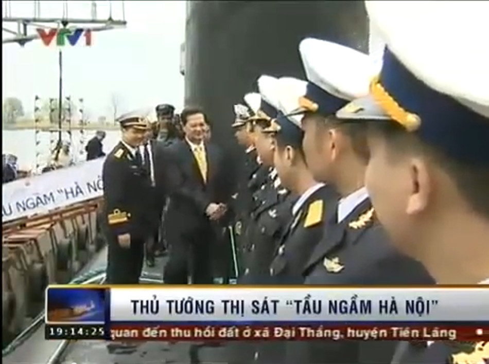Asian Defence News: A look inside Vietnam's Kilo class Submarine - Ha Noi