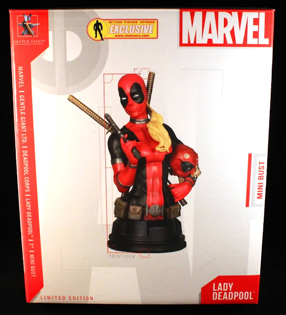 She's Fantastic: Marvel Mini Bust - LADY DEADPOOL!