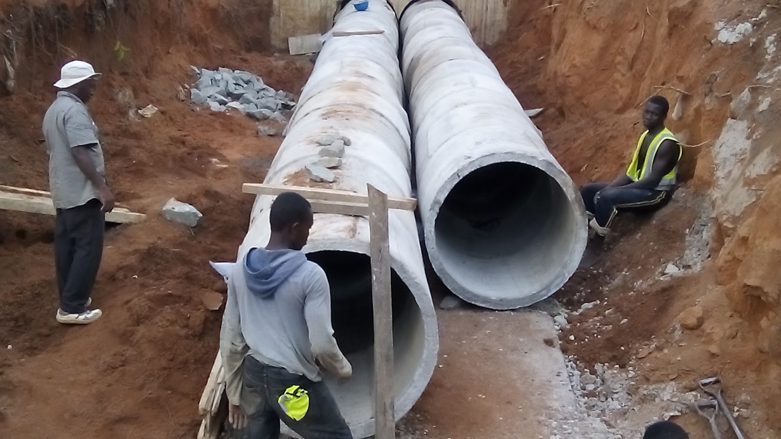 Descon Engineering Constructions Ltd: Concrete culvert rings