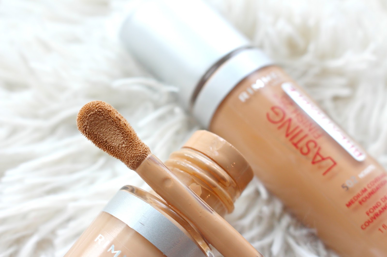 Samantha Jane: Rimmel Lasting Finish Breathable Foundation Review/Swatches