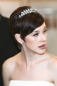 Beauty & Fashion Tips: 20 de coafuri pentru miresele cu parul scurt