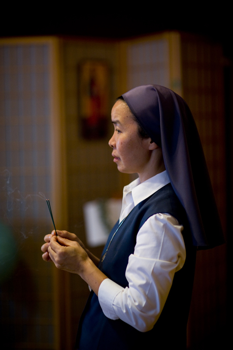 Elyse Butler Mallams - Hawaii Photographer: Nun | Faces of Faith