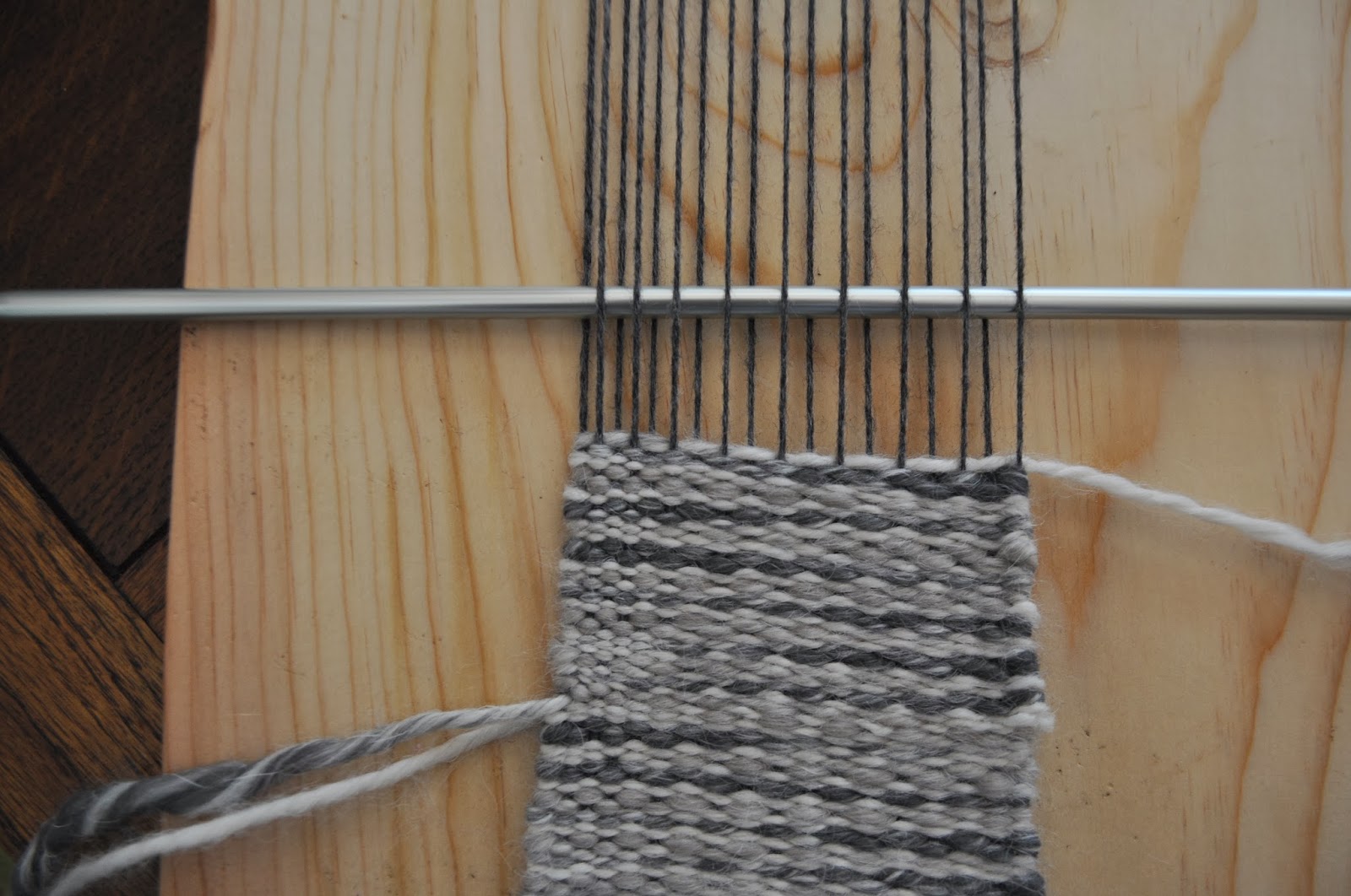 Mereknits: Making a Scarf Loom