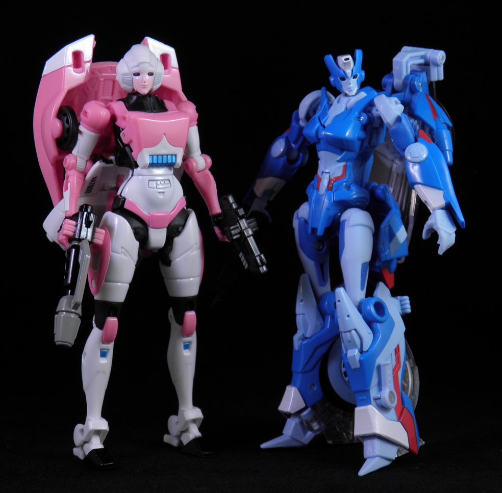 She's Fantastic: Transformers: Generations - CHROMIA!