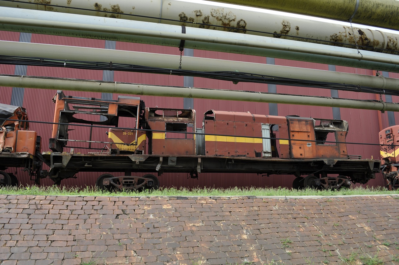 SAR CONNECTA: Diesel Locomotive Wrecks - Grindrod / Iscor Facility ...