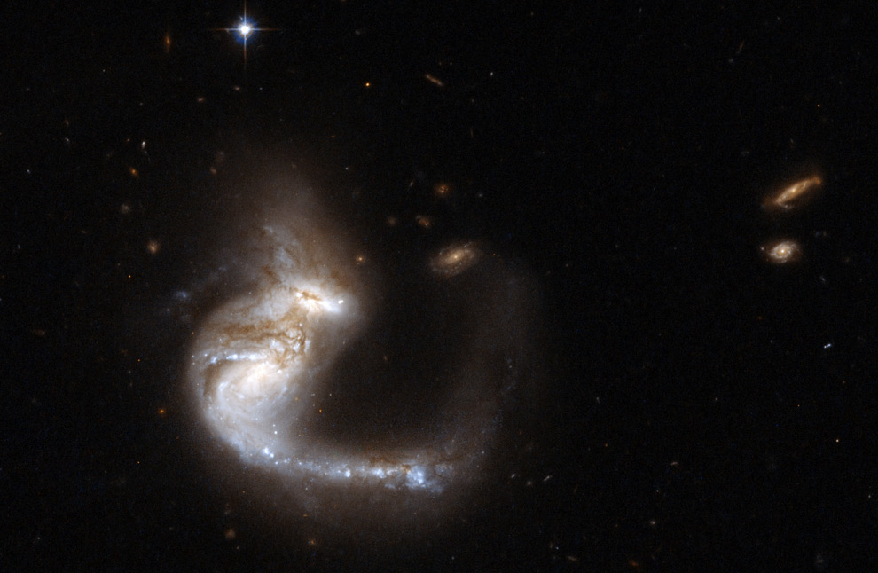 Alam Mengembang Jadi Guru: Mulk nya Malik