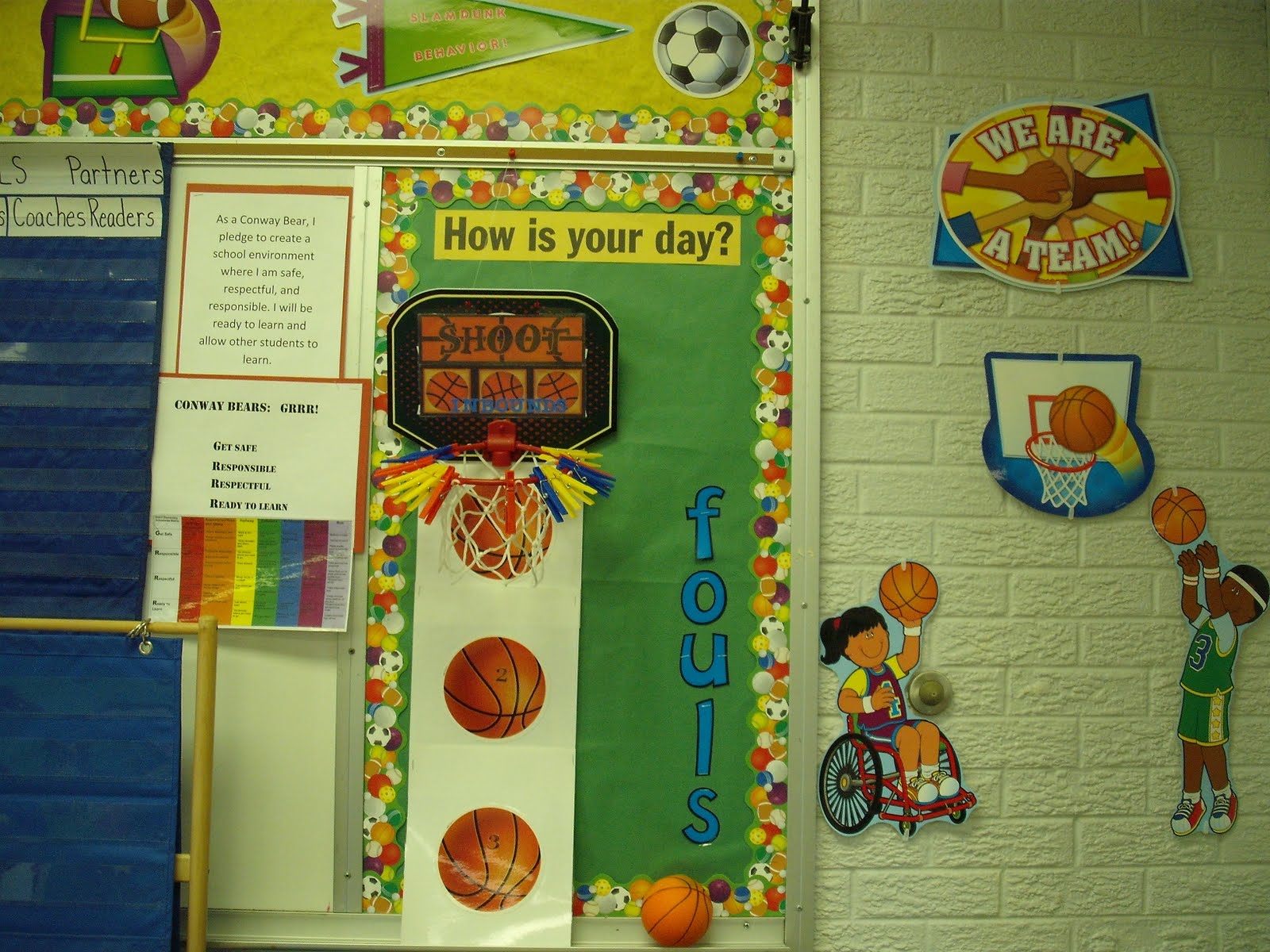 Teaching Kindergarten Kiddos: Classroom Pictures