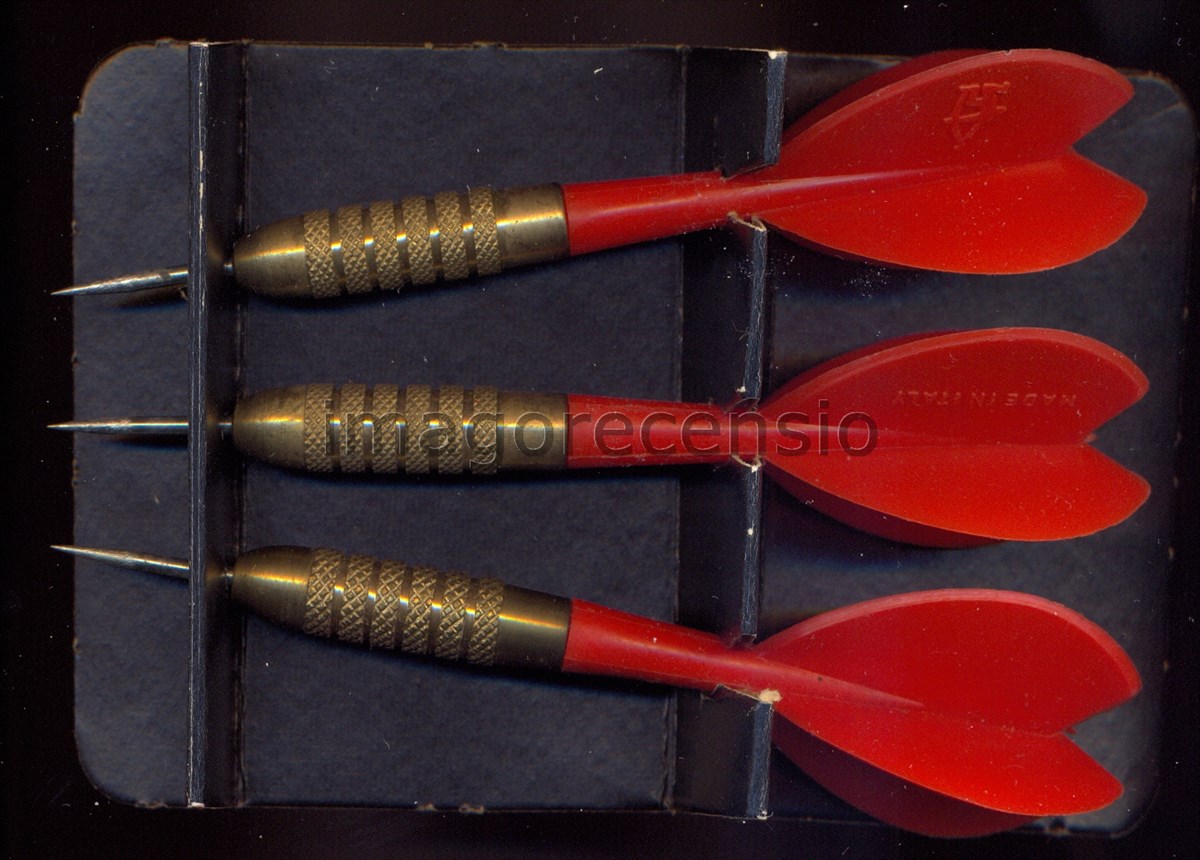 Imago Recensio: Il gioco delle freccette: ovvero come massacrare dei ...