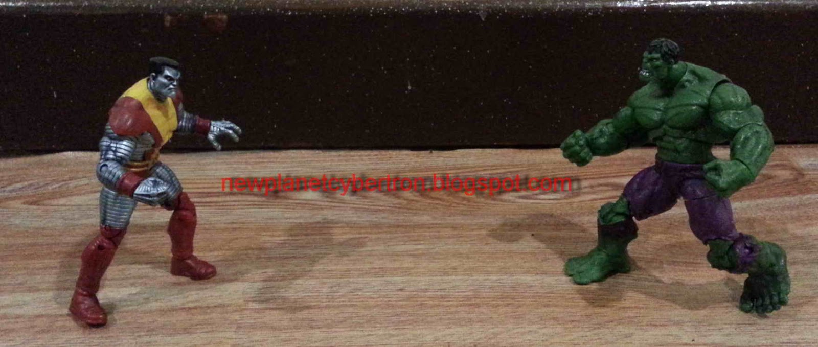 New Planet Cybertron: Diorama - Hulk vs Colossus