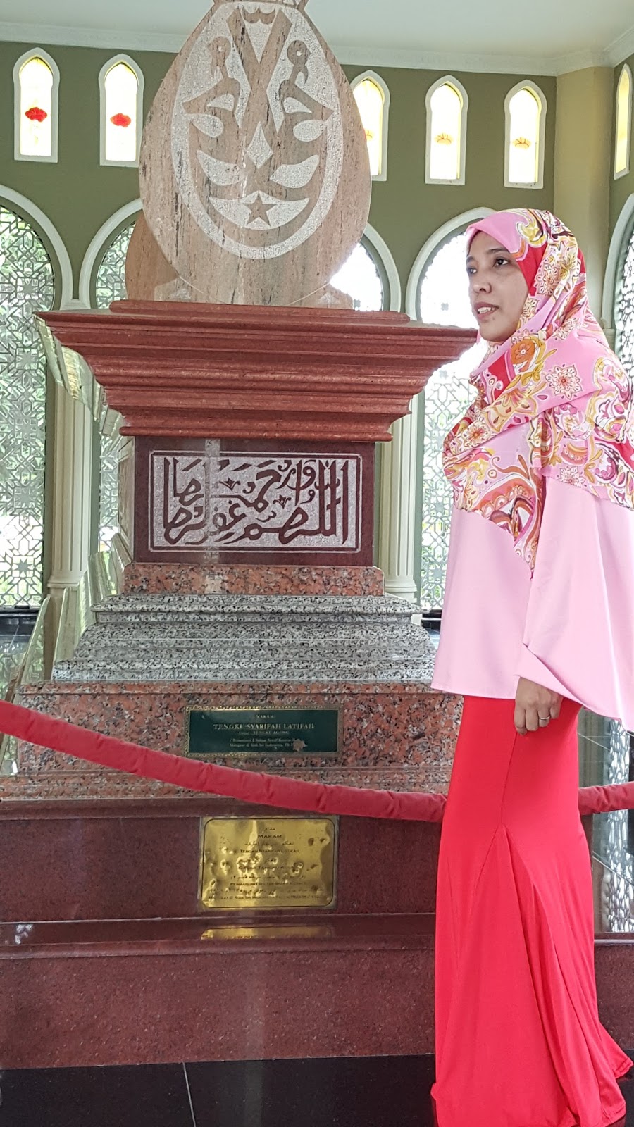 Meh Travel With Me!!: Masjid Raya Syahabuddin dan Makam Pahlawan ...
