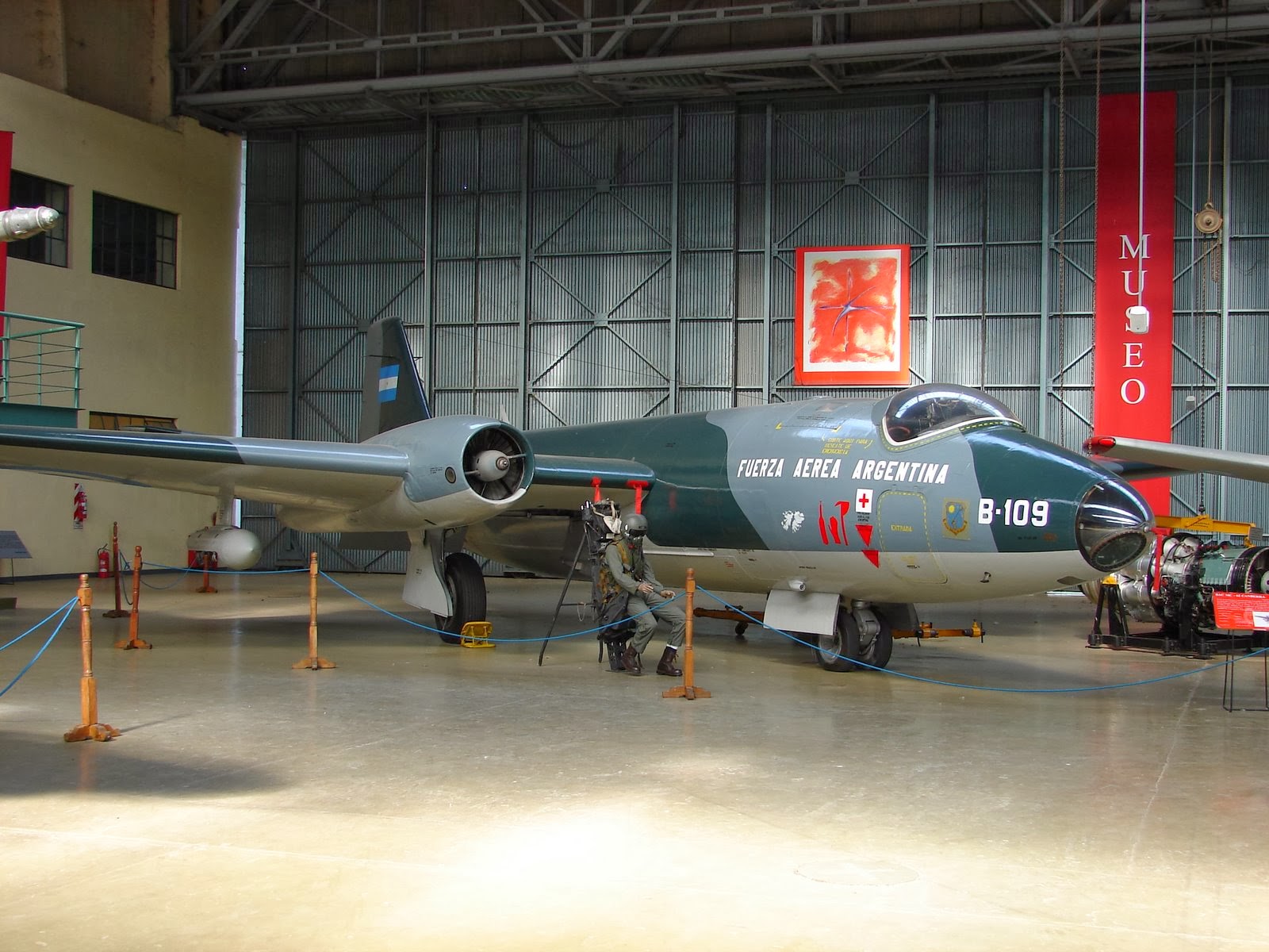 Arqueologia Aeronautica: ENGLISH ELECTRIC Bac B Mk.62 Canberra – B-109.