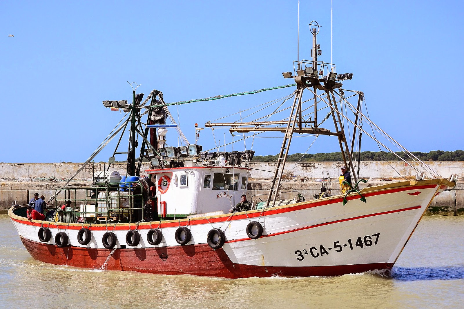 BUQUES MERCANTES A SU PASO POR SANLUCAR DE BARRAMEDA: NORAY