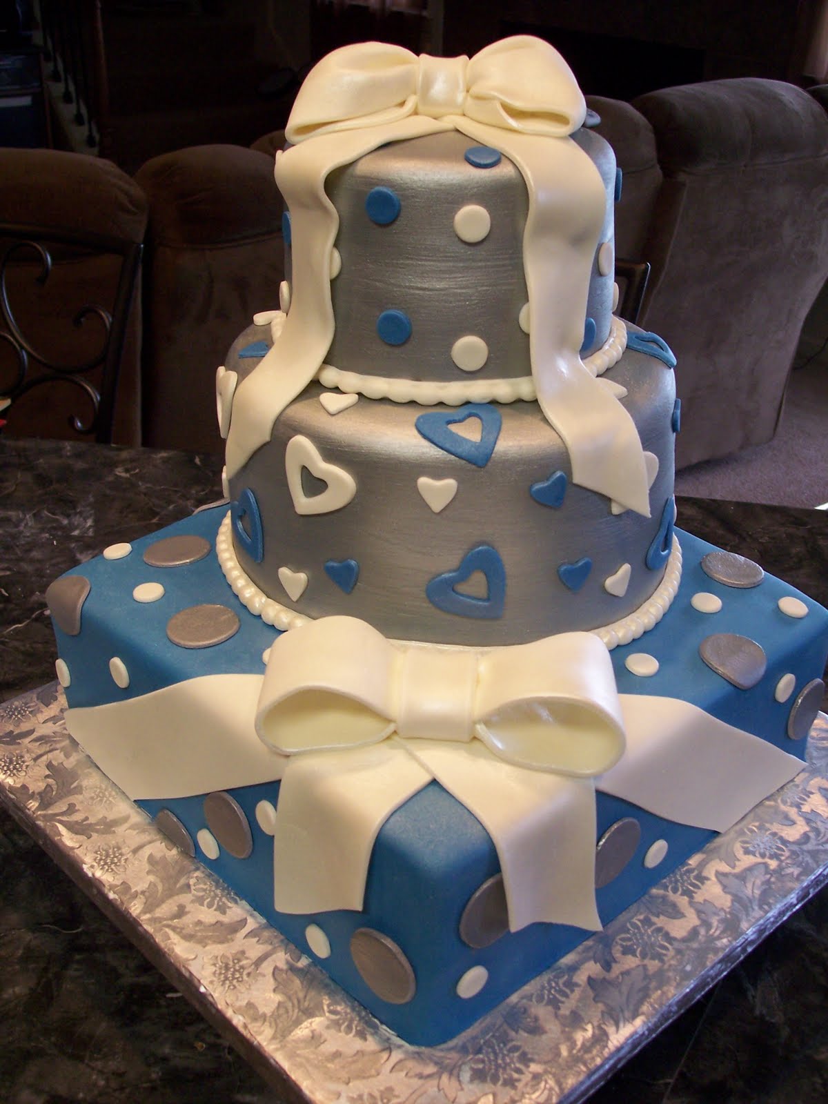 MyMoniCakes: Blue & Silver Stacked Gift Box Cakes