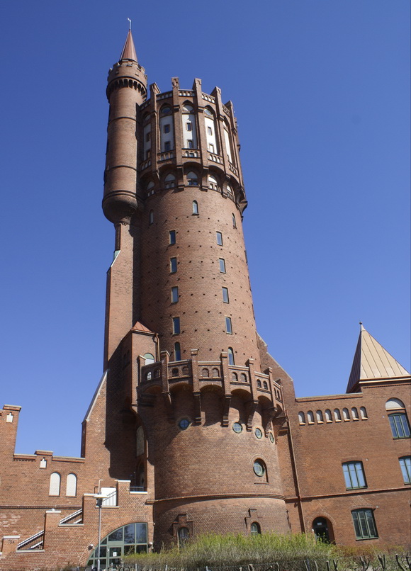 THE WORLD GEOGRAPHY: 14 Unique Water Towers From Around the World