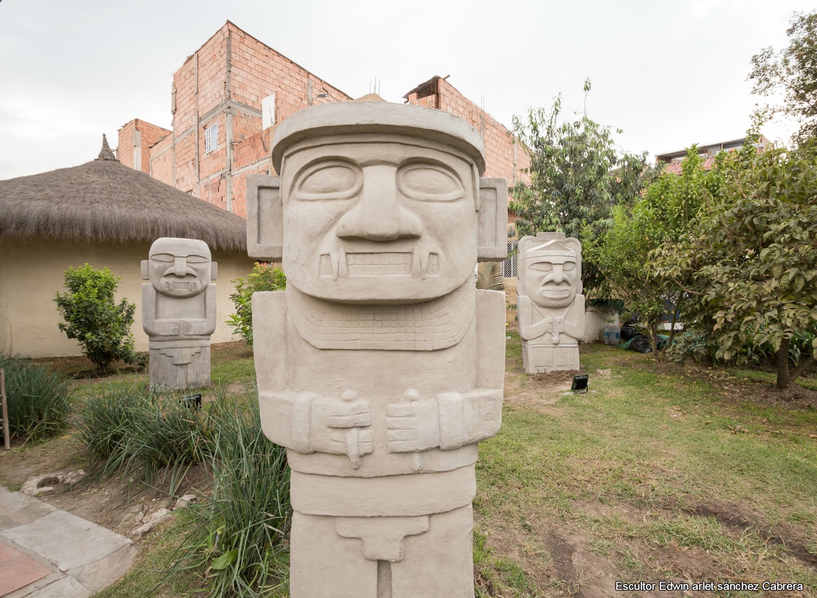 ESCULTURAS PRECOLOMBINAS