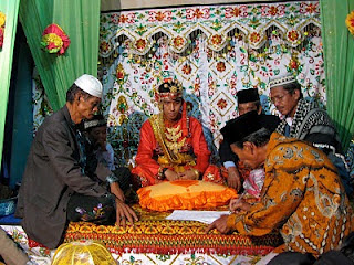 Traditional Bugis Wedding | English for Art and Culture