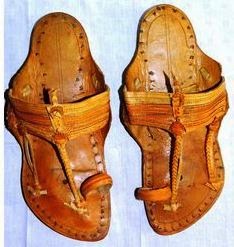 My Textile Notes: Kolhapuri Chappals