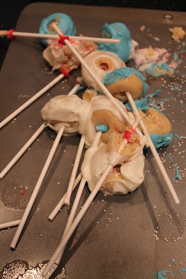 Glitter & Groceries : How to Make Cake Pops / Fail as a Domestic Diva
