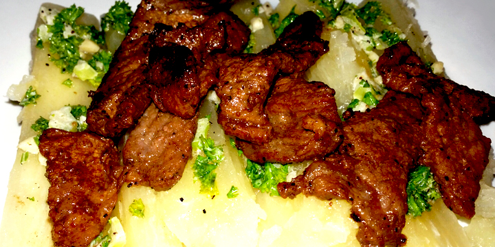 Yuca al Mojo con Carne en salsa de Ostiones | Desde la Cocina de July