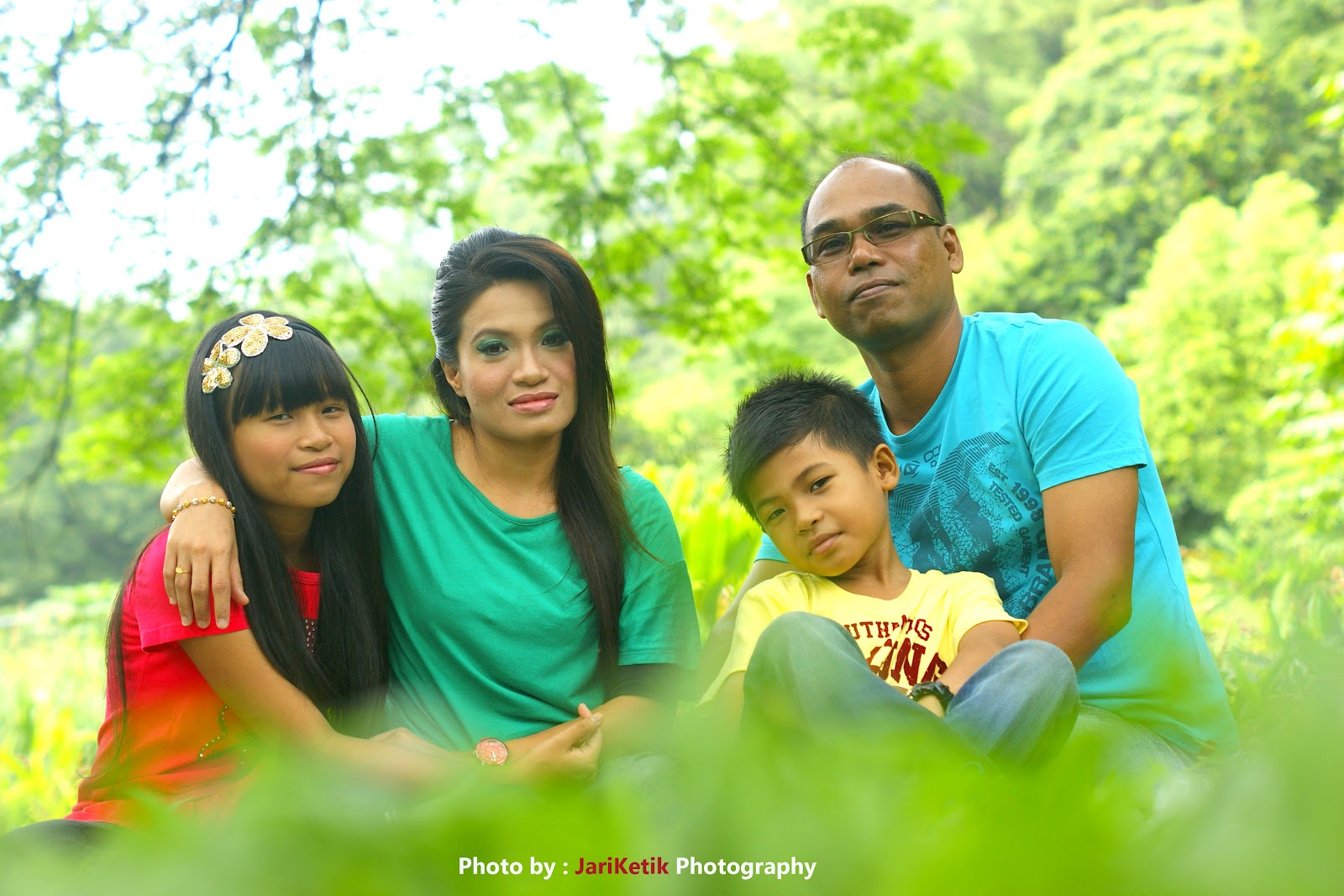 JariKetik Photography: Family Portrait ll Azza Aziz & Family