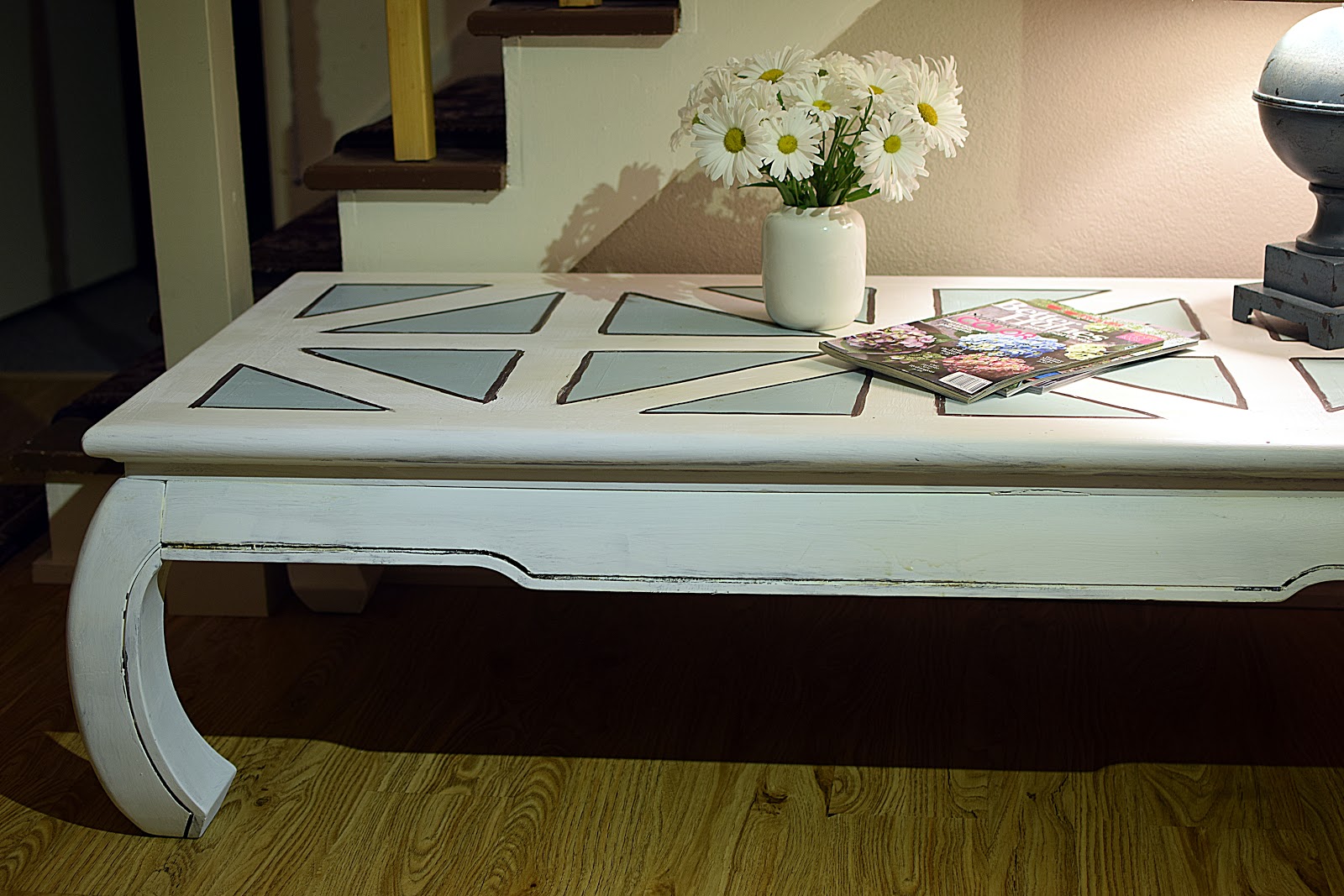 Simply Lora's Beauty: Chalk Paint Patterned Table